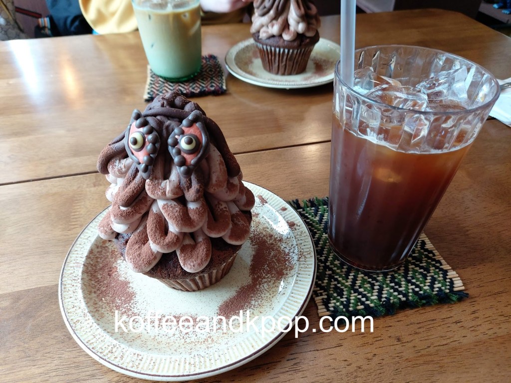 Café Review: Café Ookii, aka Godzilla Café – Koffee & Kpop