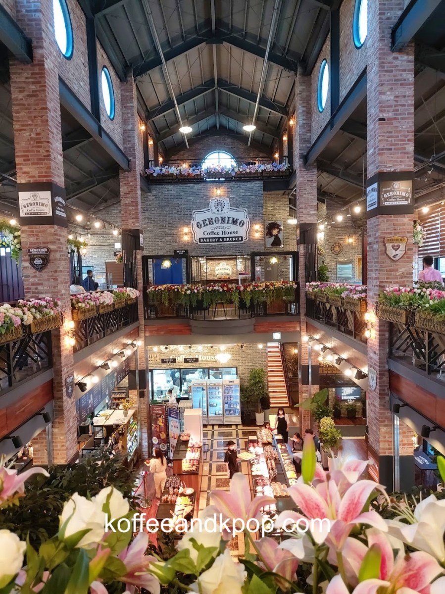 Café Review: Geronimo Coffeehouse – Koffee & Kpop